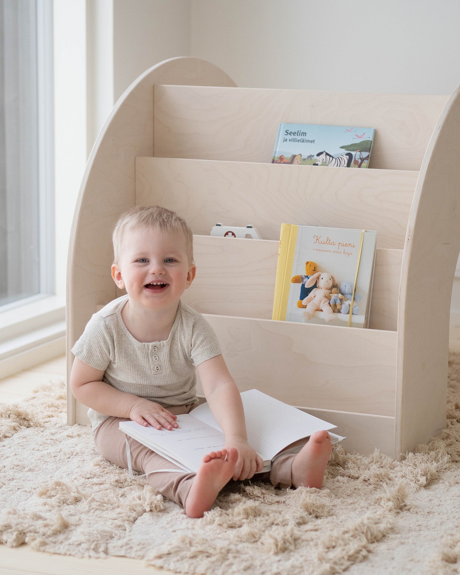 KUMPU Montessori bookshelf birch